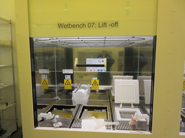 Specific Process Knowledge/Lithography/LiftOff - LabAdviser